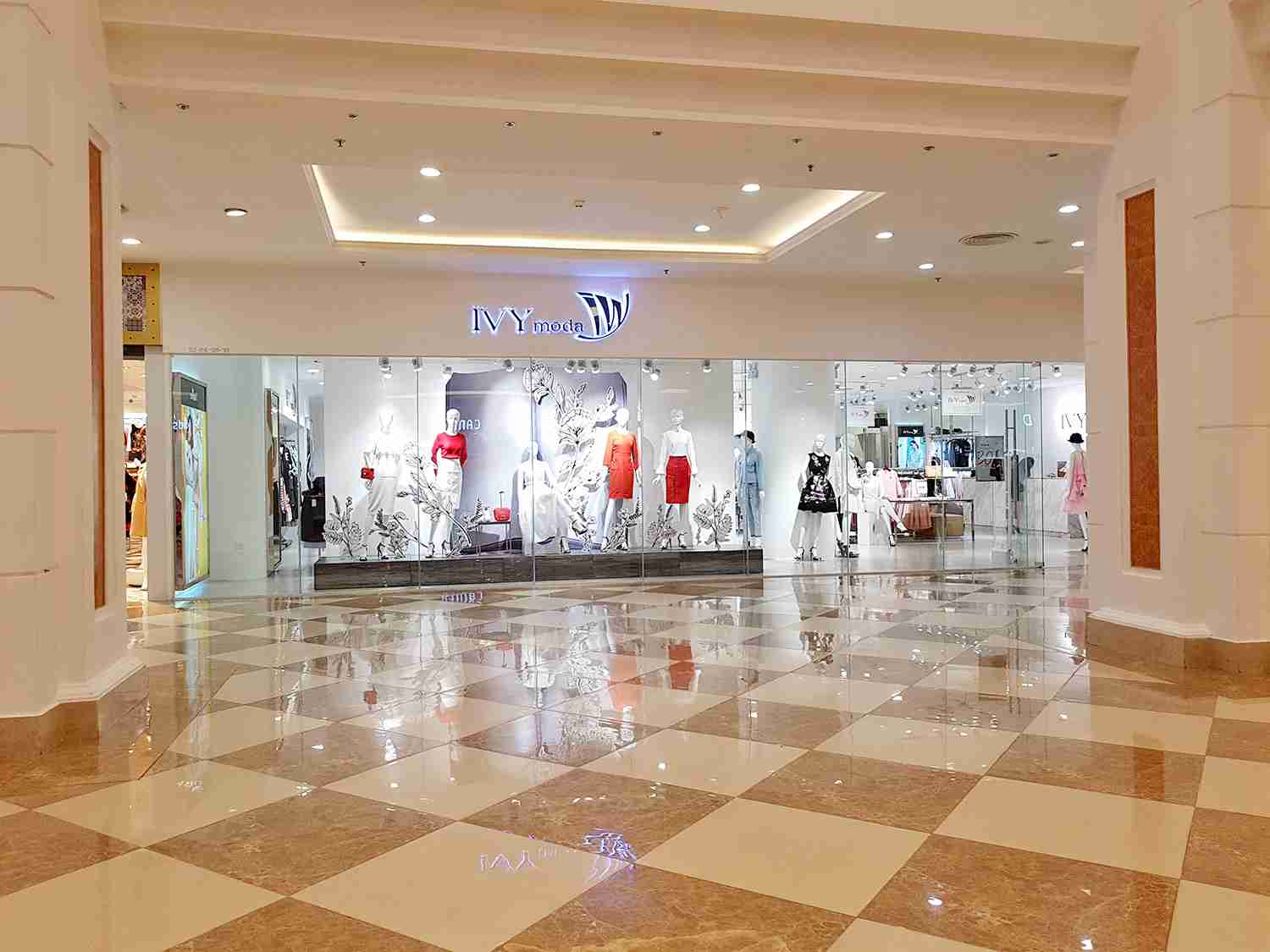 Vincom Mega Mall - Royal City Hanoi | Ivy Moda