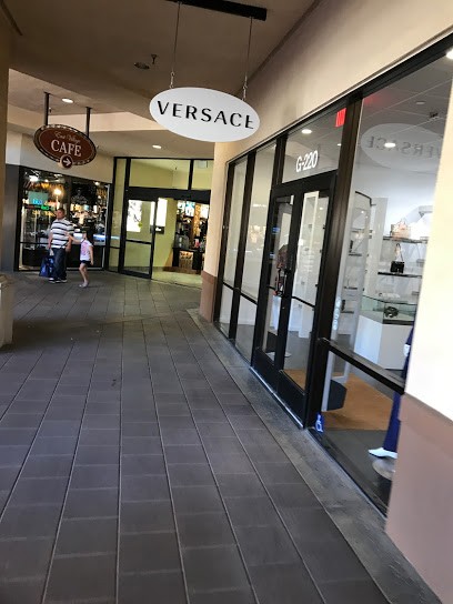 Desert Hills Premium Outlets | Versace