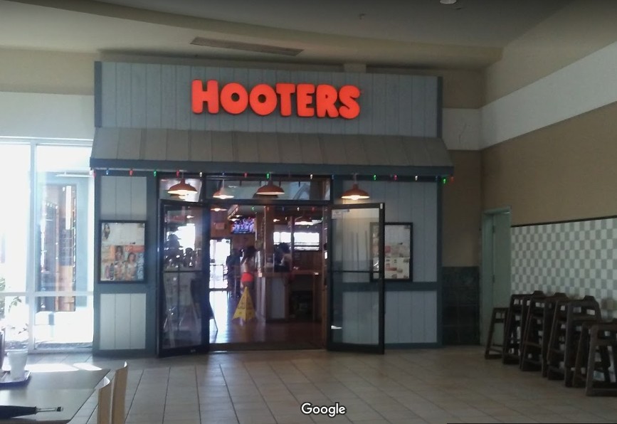 Tyrone Square | Hooters
